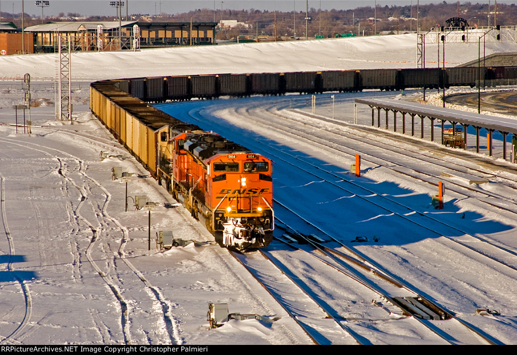BNSF 9184 Leads E-KEBBKM0-41